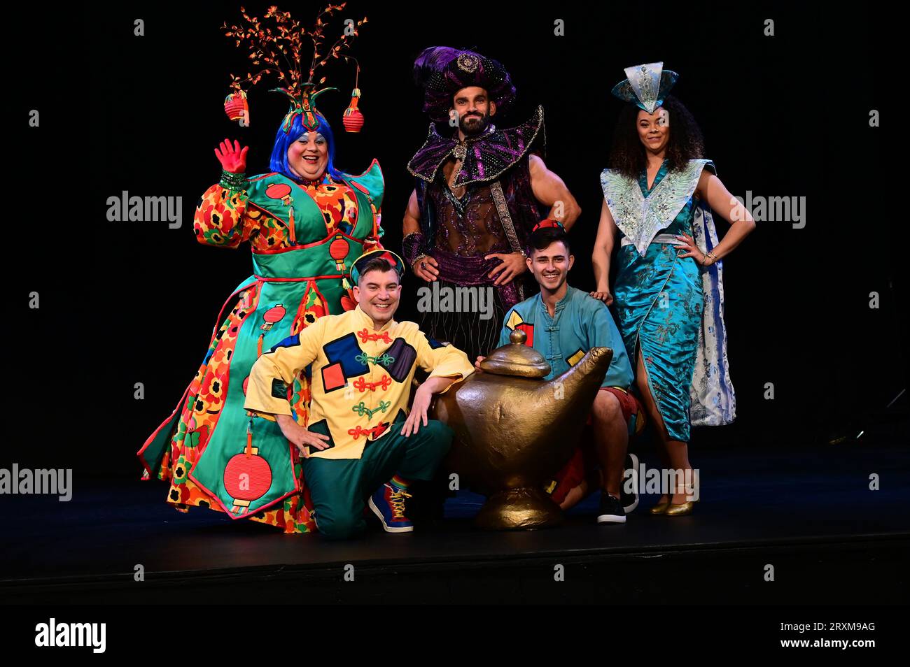 London, UK. 26th Sep, 2023. Photocall: Aladdin with casts Richard J ...