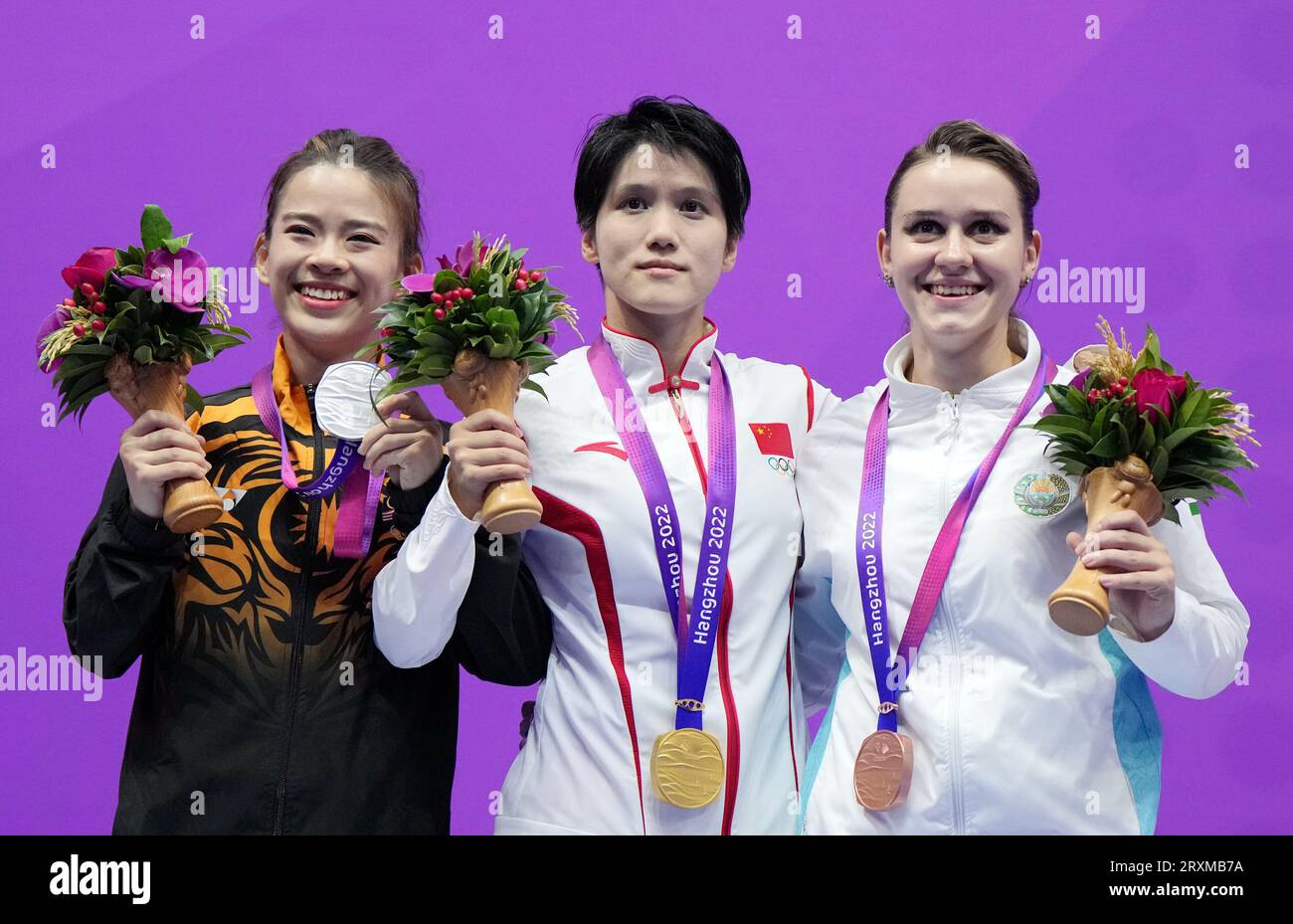 Hangzhou, China's Zhejiang Province. 26th Sep, 2023. Gold medalist Chen ...