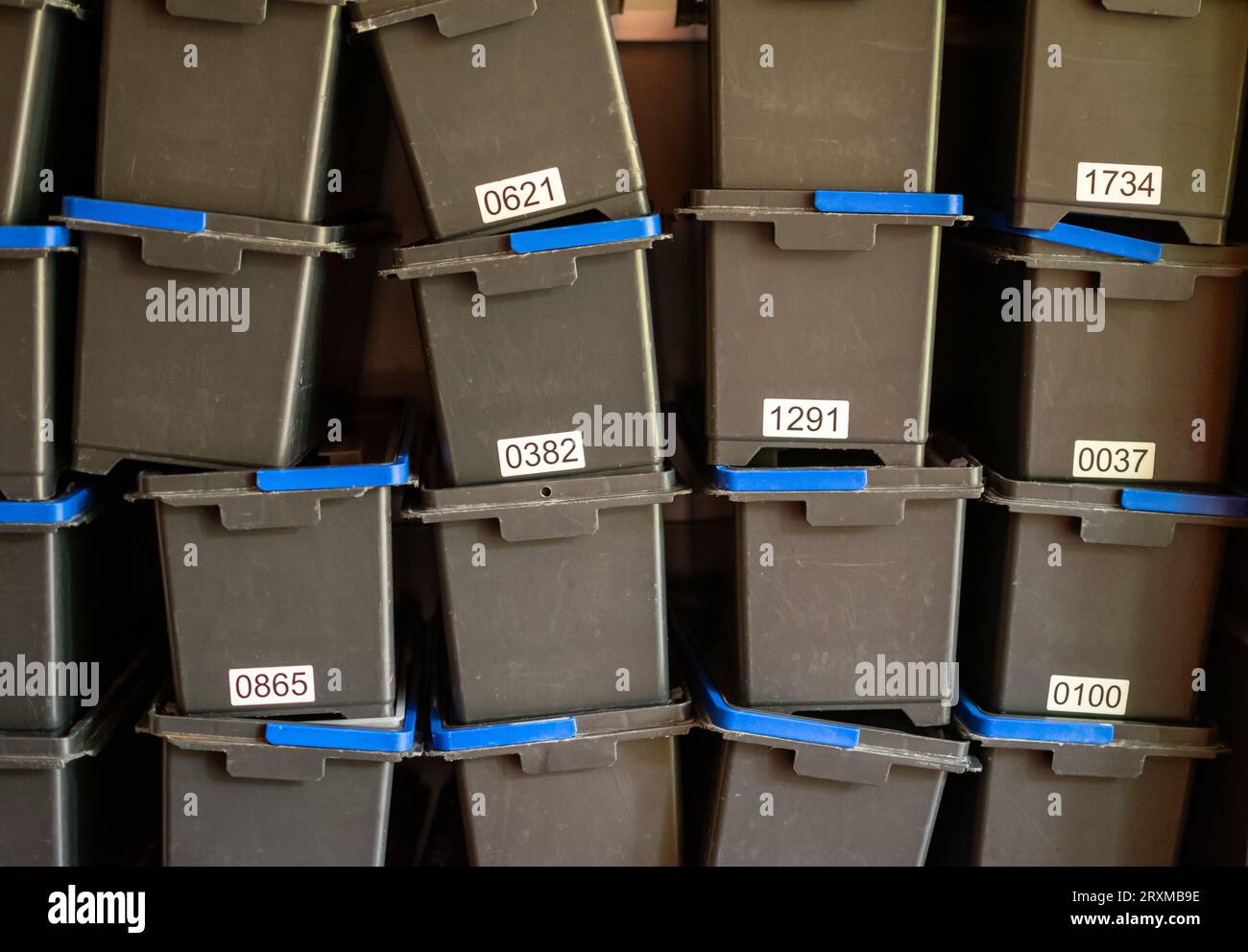 Crate numbering system hi-res stock photography and images - Alamy