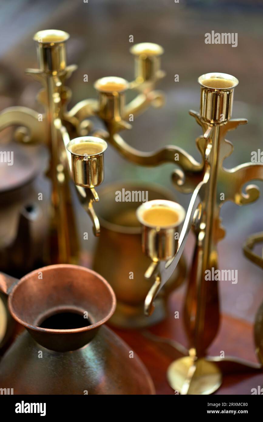 Precious metals shop hi-res stock photography and images - Alamy