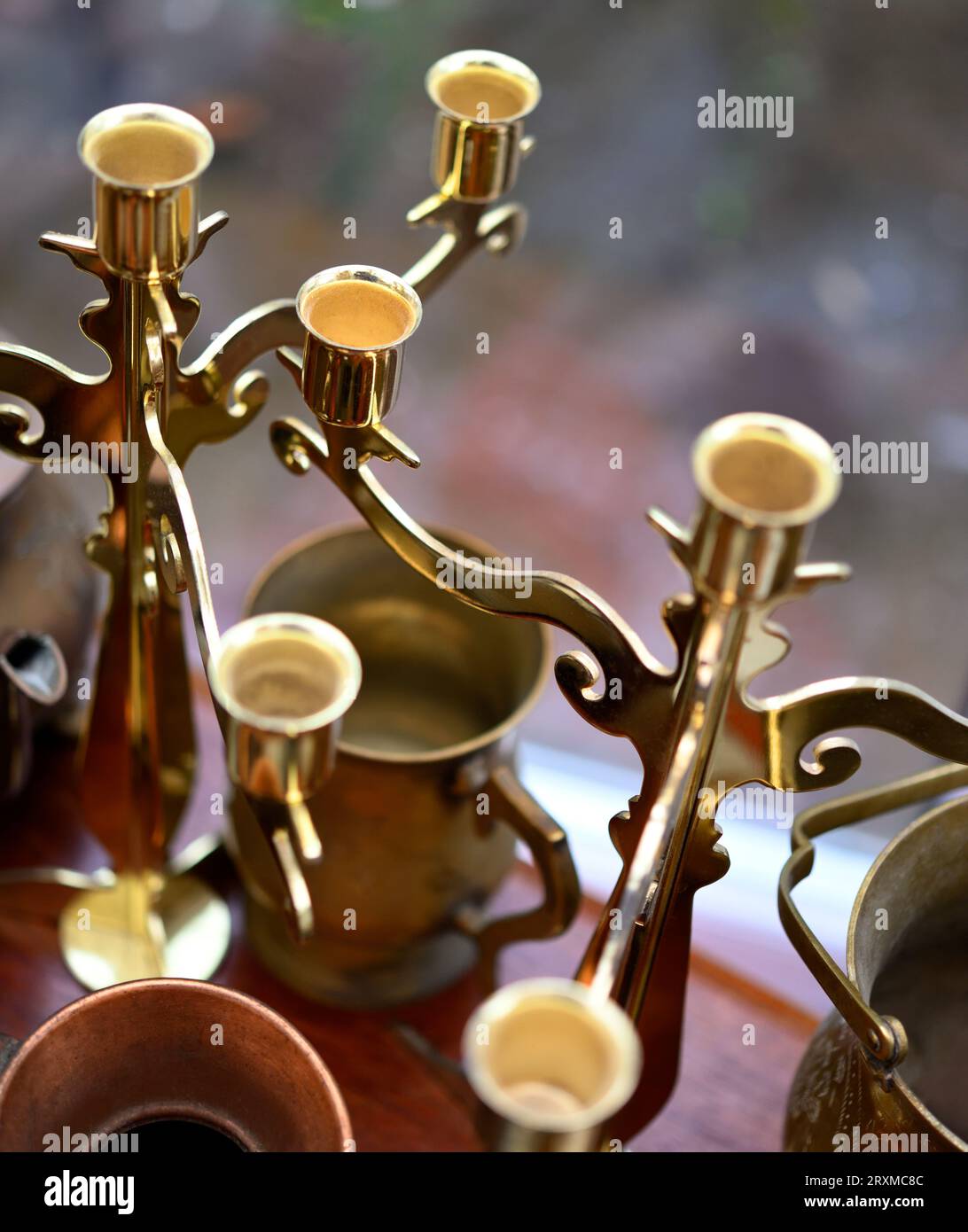 Precious metals shop hi-res stock photography and images - Alamy