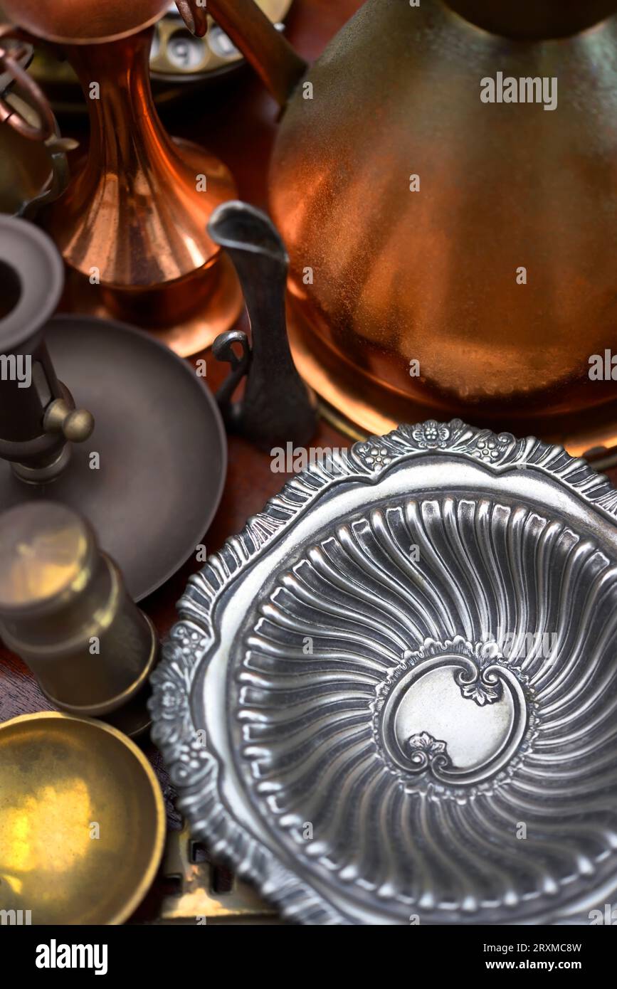 Precious metals shop hi-res stock photography and images - Alamy