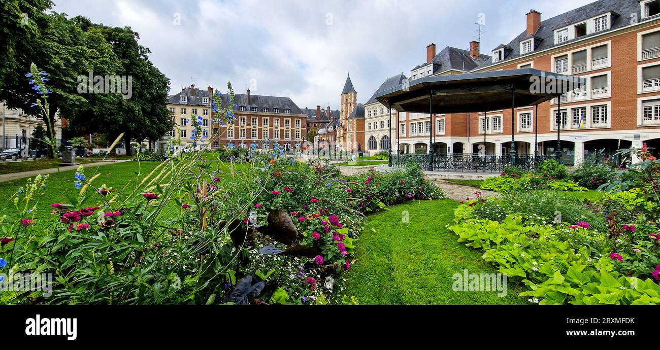 Square Jules Bocquet, Amiens, Somme, Hauts-de-France, France Stock ...