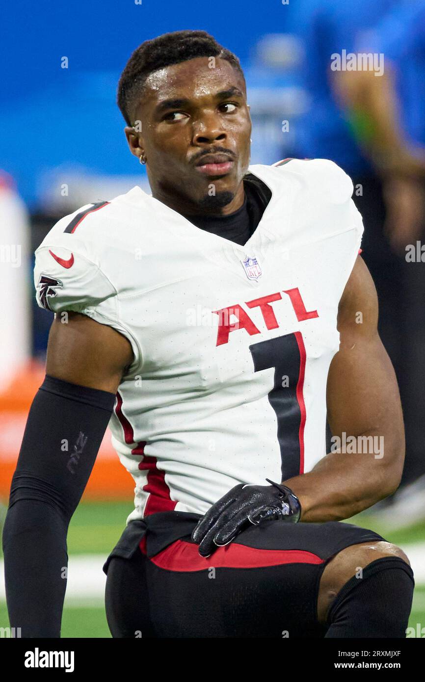 Atlanta Falcons cornerback Jeff Okudah (1) warms up against the Detroit ...