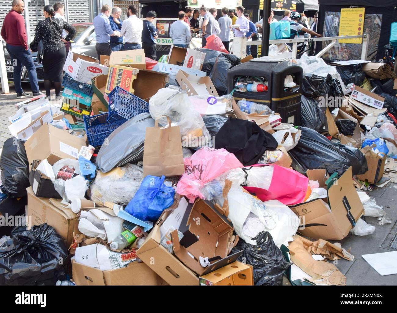 London, England, UK. 26th Sep, 2023. Growing piles of garbage line the ...
