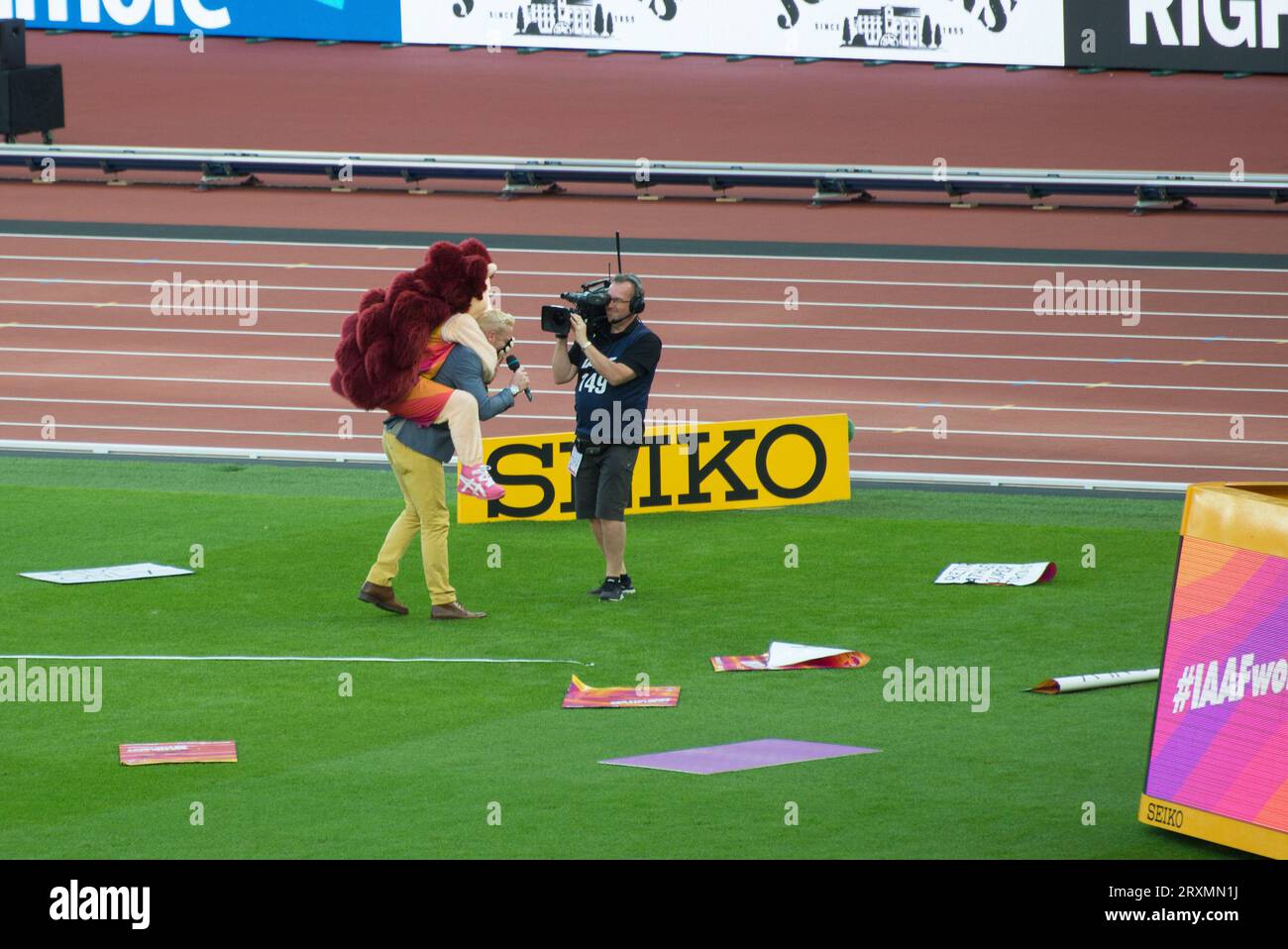 Hero the Hedgehog London 2017 mascot Stock Photo - Alamy
