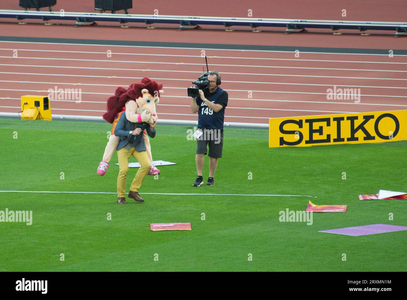 Hero the Hedgehog London 2017 mascot Stock Photo - Alamy