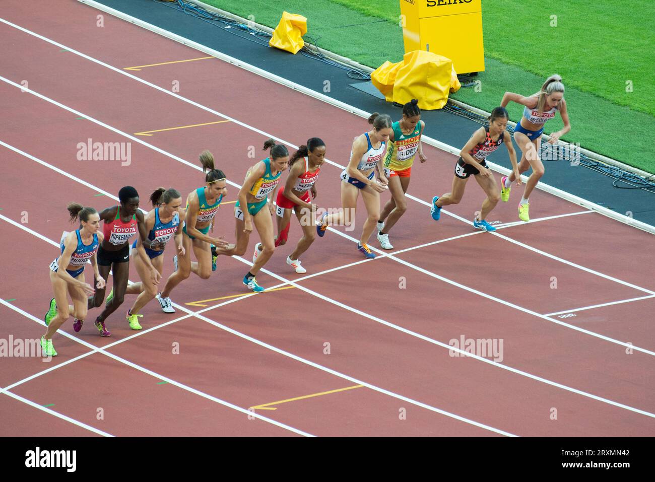 5000 metres women hi-res stock photography and images - Alamy