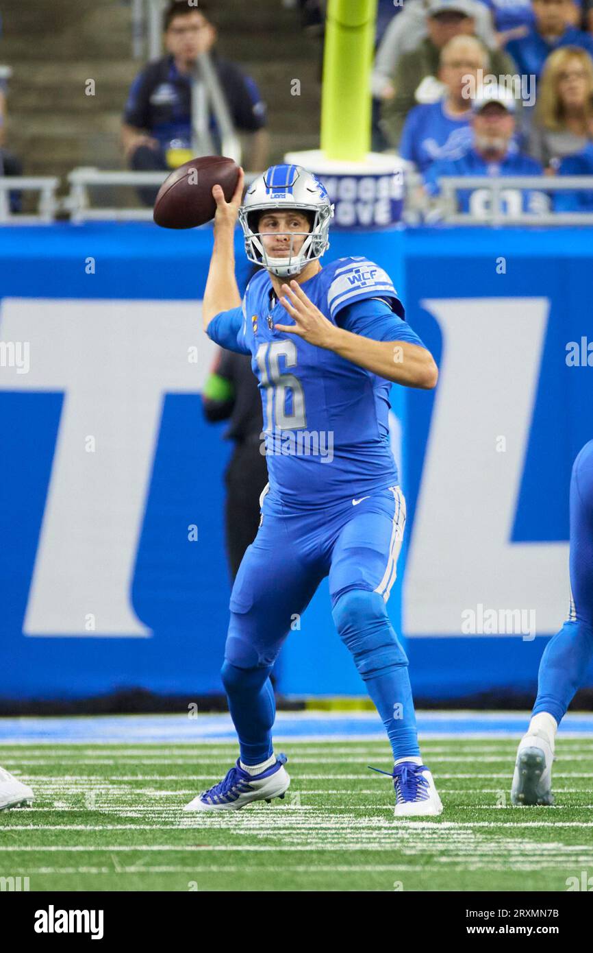 Detroit Lions quarterback Jared Goff (16) passes against the Atlanta ...