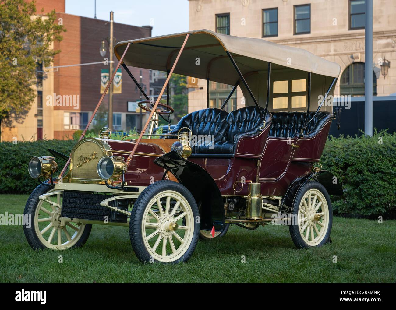 DETROIT, MI/USA - SEPTEMBER 23, 2023: A 1905 Buick Roadster C car ...