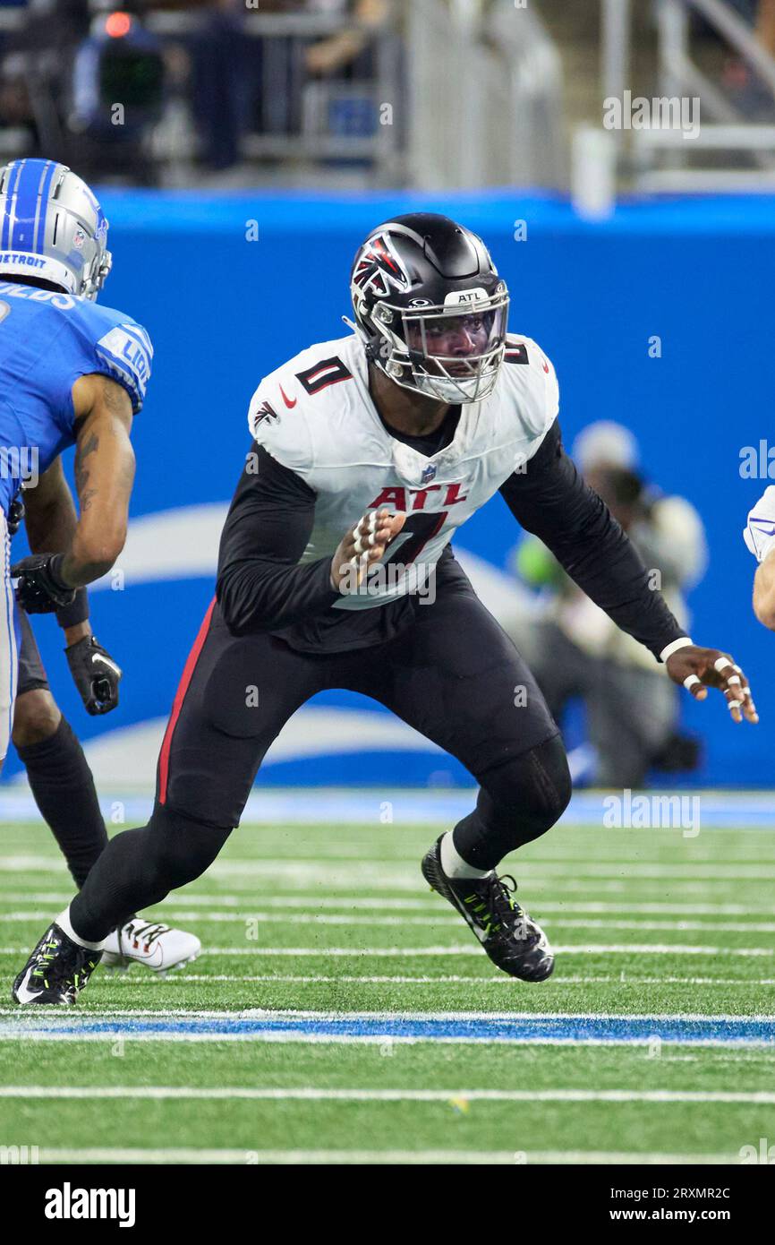 Atlanta Falcons linebacker Lorenzo Carter (0) pursues a play on defense ...