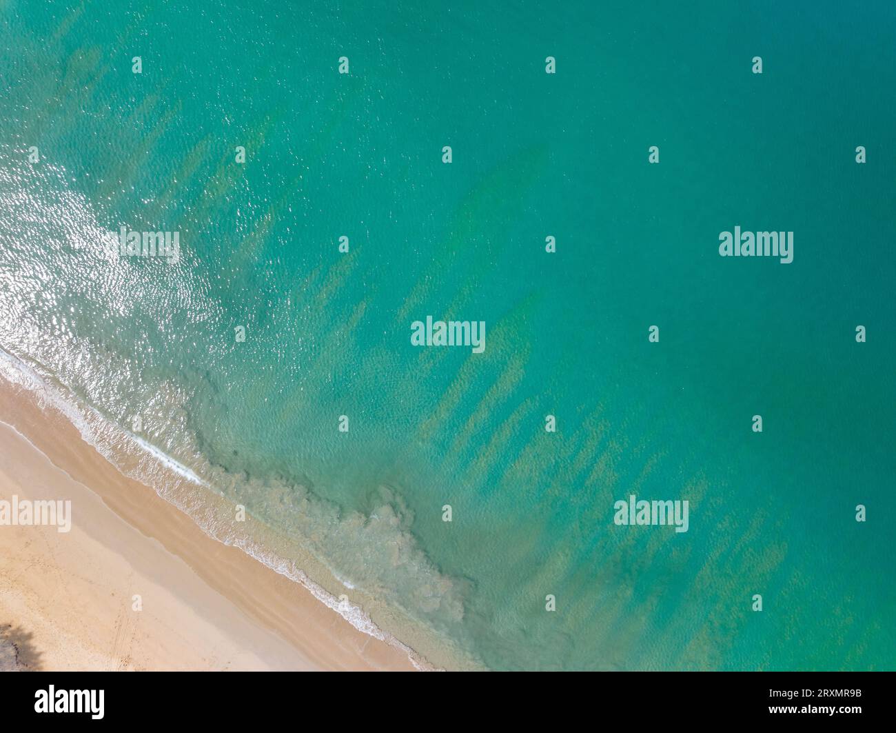 Sea surface aerial view,Bird eye view photo of crashing waves on sandy ...