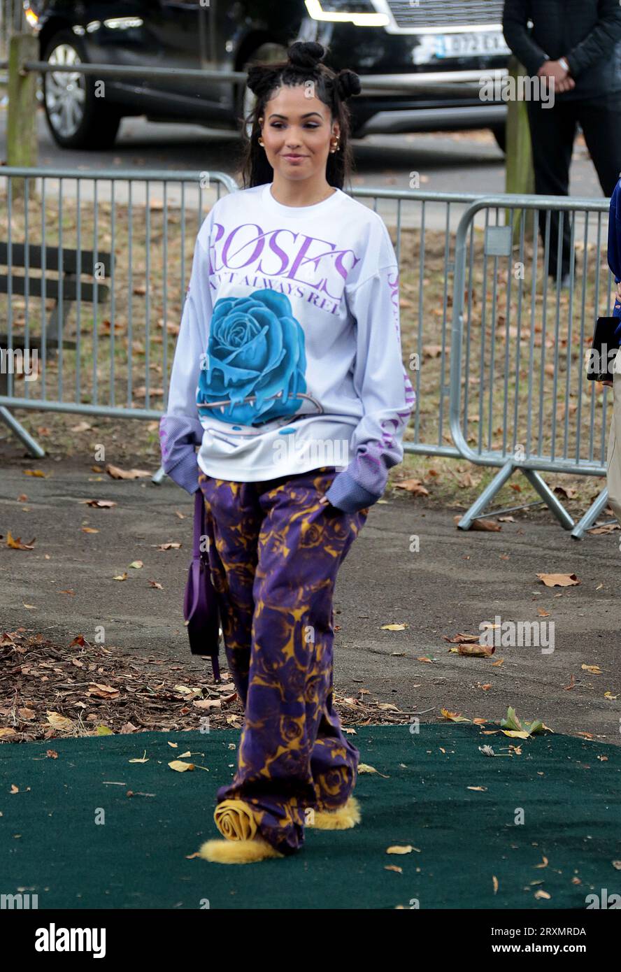 London fashion week 2024 burberry hi-res stock photography and images ...