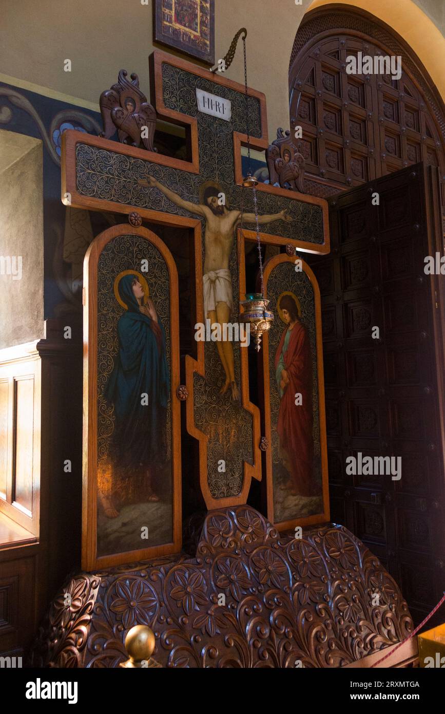 Depicting jesus christ crucified hi-res stock photography and images ...