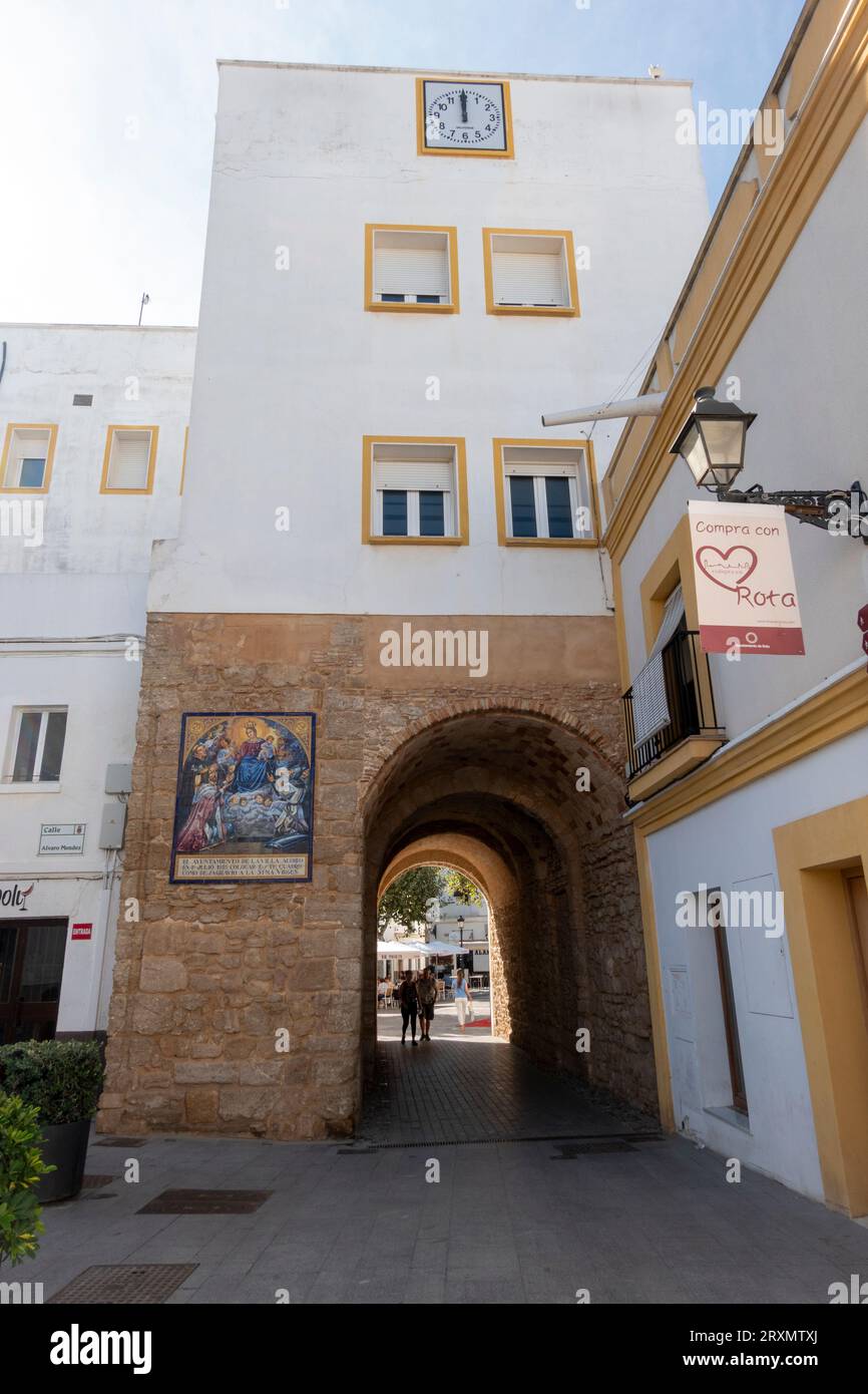 Puerta rota hi-res stock photography and images - Alamy