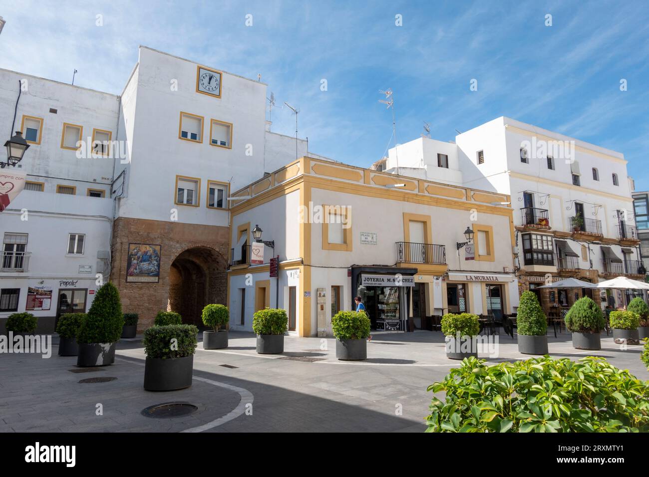 Puerta rota hi-res stock photography and images - Alamy