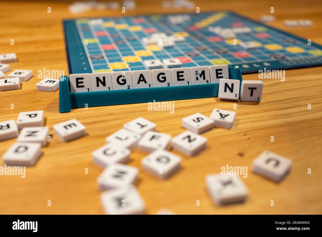 Themenfoto Scrabble 26092023 - Engagement Themenbild - Scrabble-Steine ...
