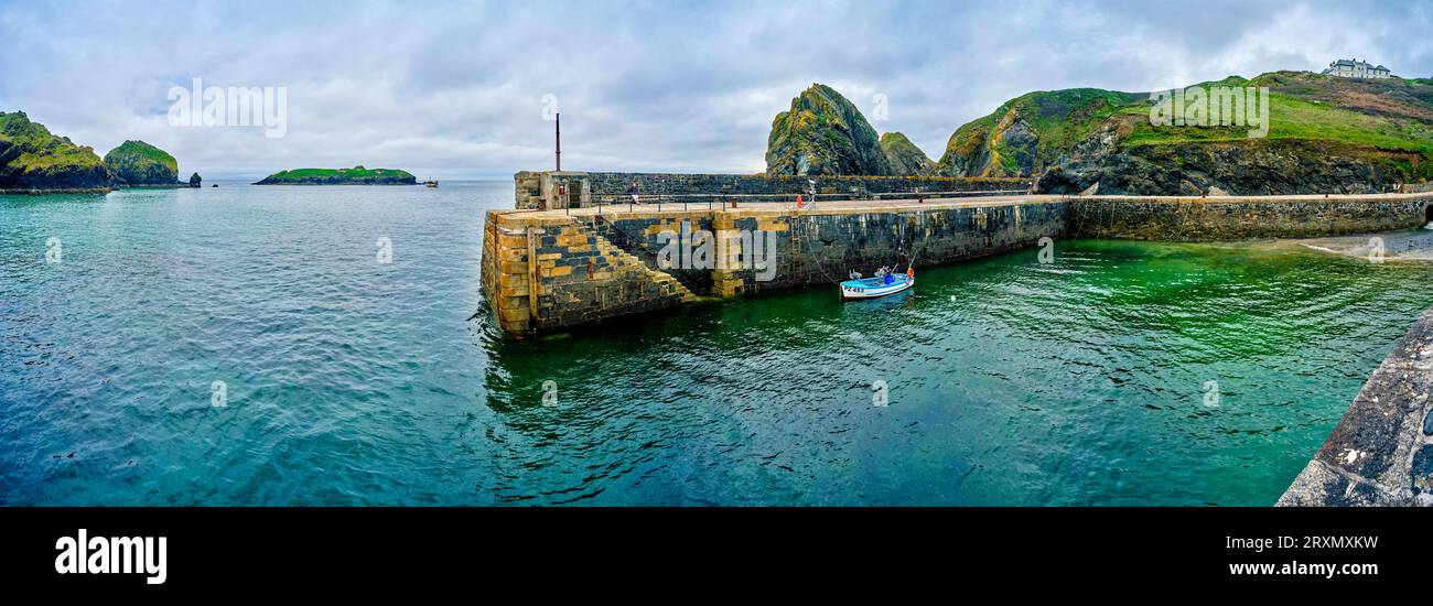 Mullion Cove harbour, Mullion, England, UK Stock Photo - Alamy