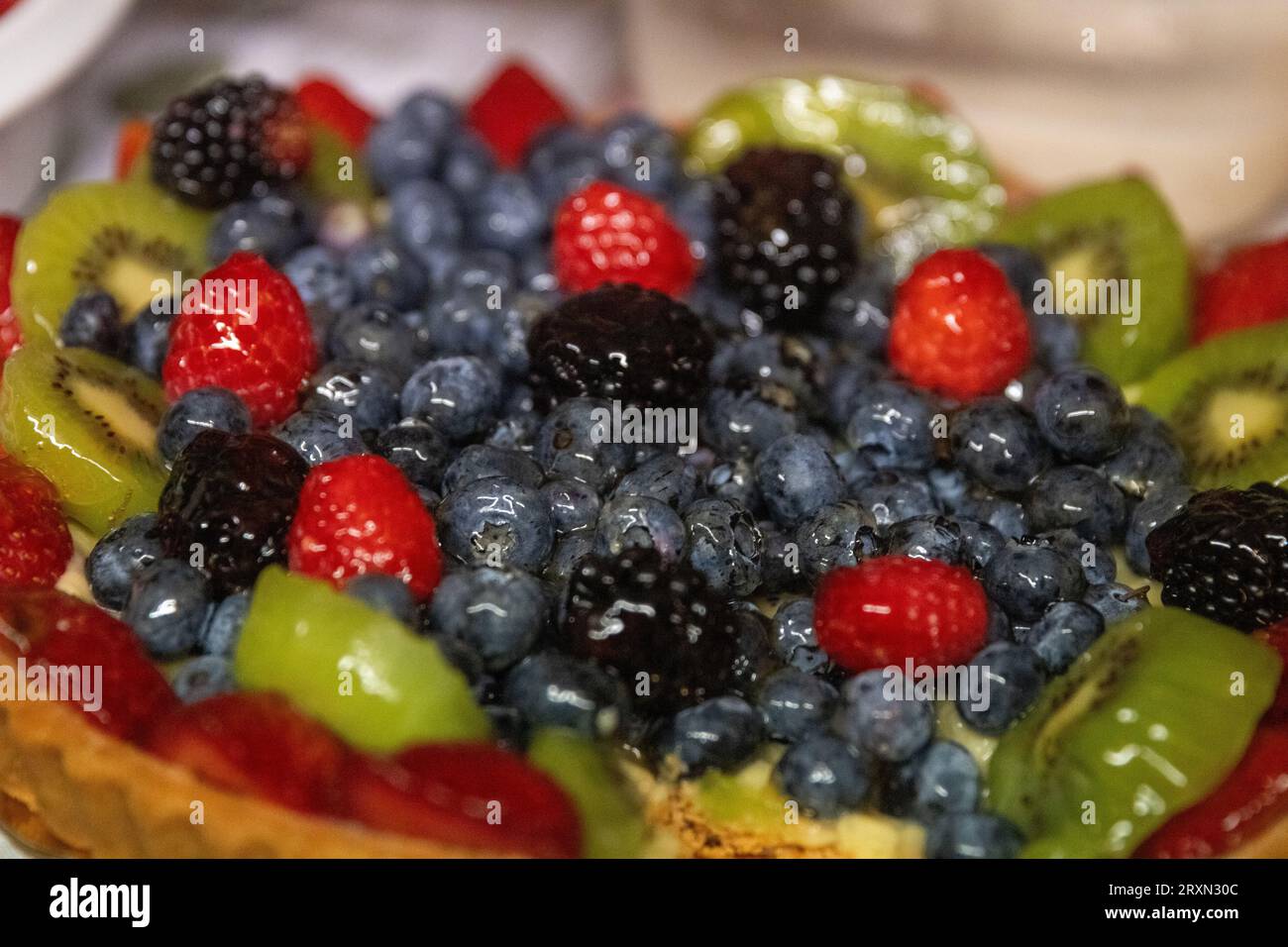 Large fruit tart pie with mixed fruits Stock Photo - Alamy
