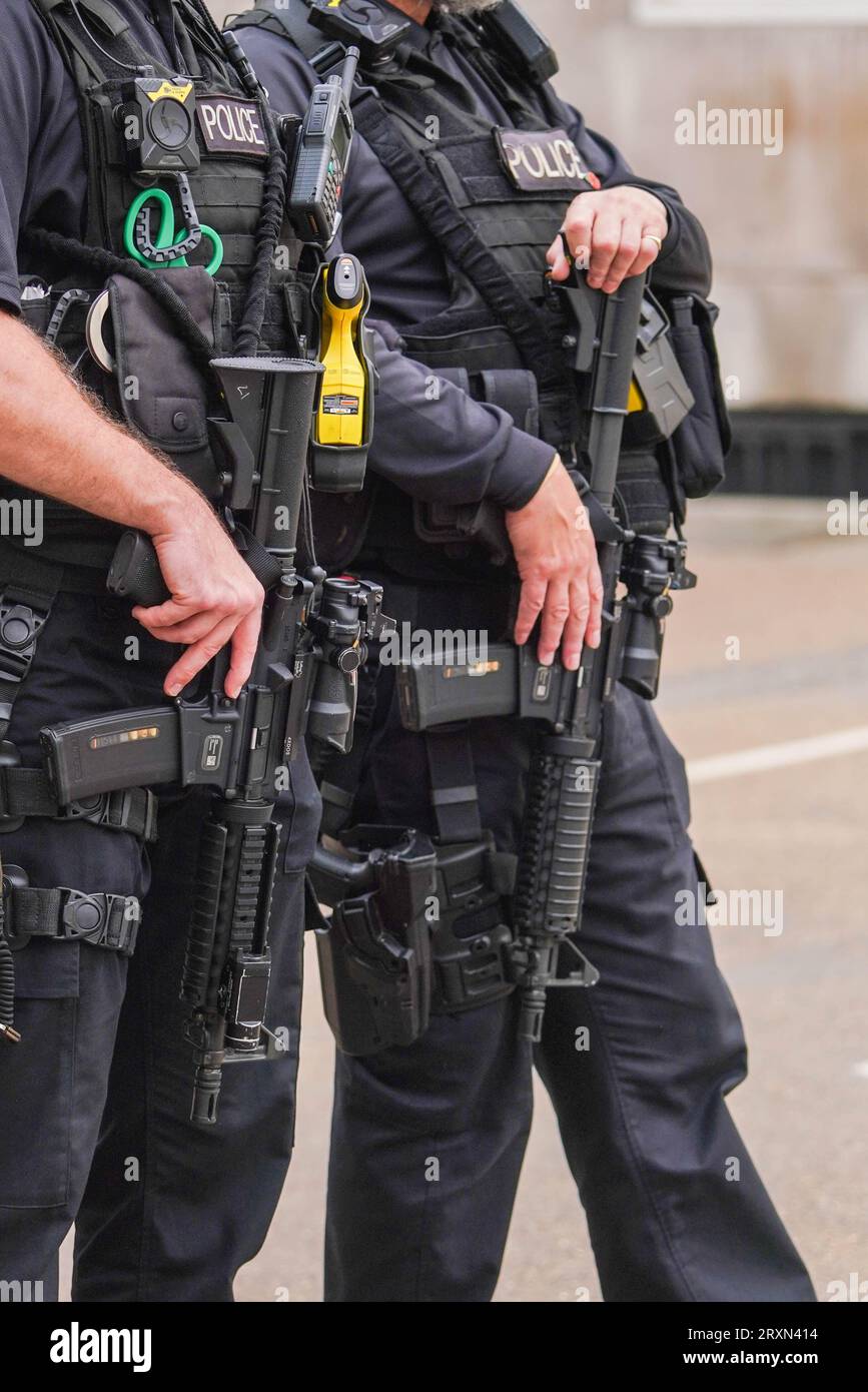 London UK. 26 September 2023. Armed Met police officers return to duty ...