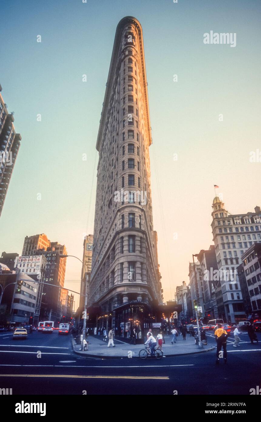 1994 archive photograph of the Flatiron building at 175 Fifth Avenue in ...