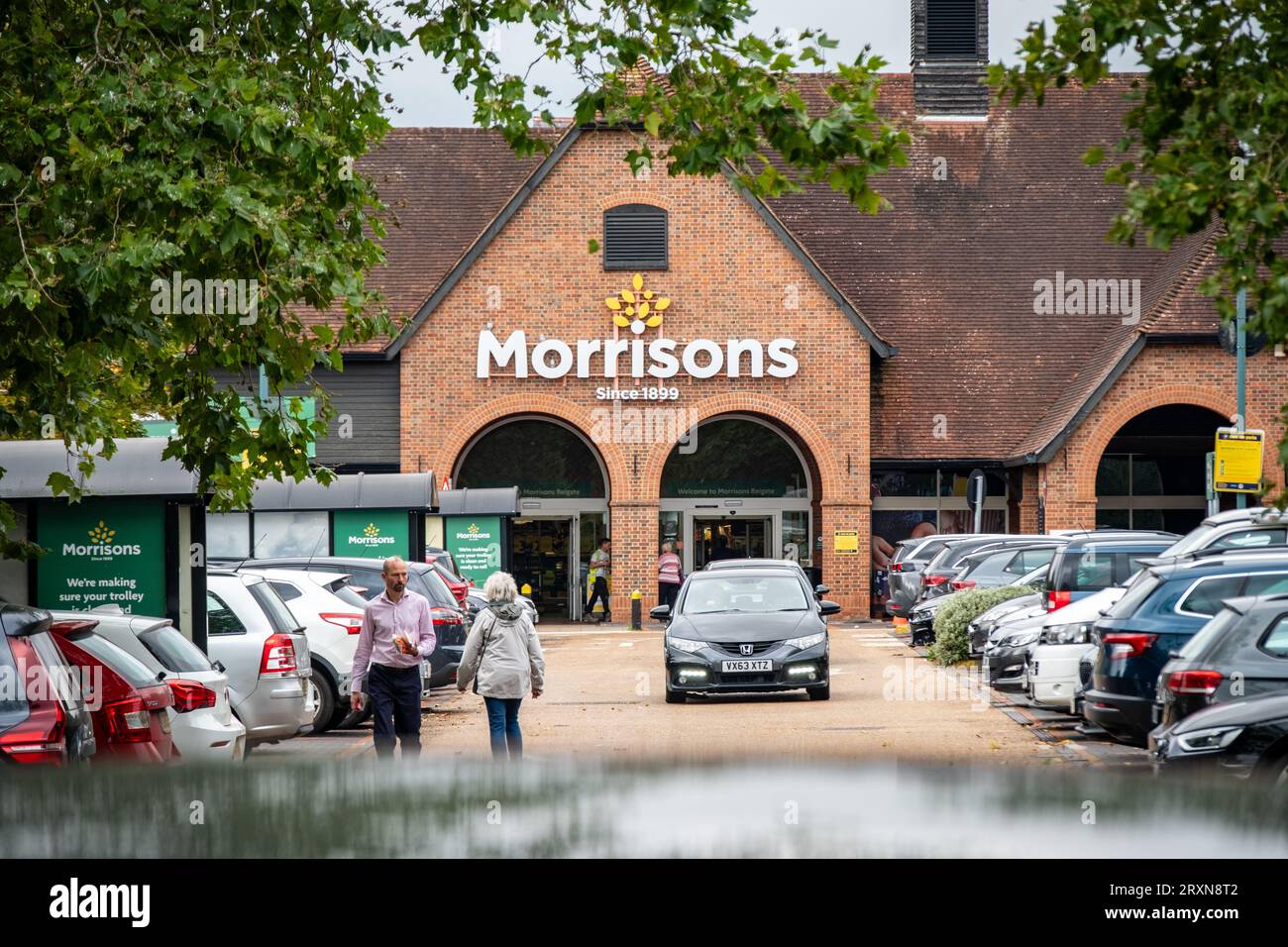 Reigate shopping hi-res stock photography and images - Alamy