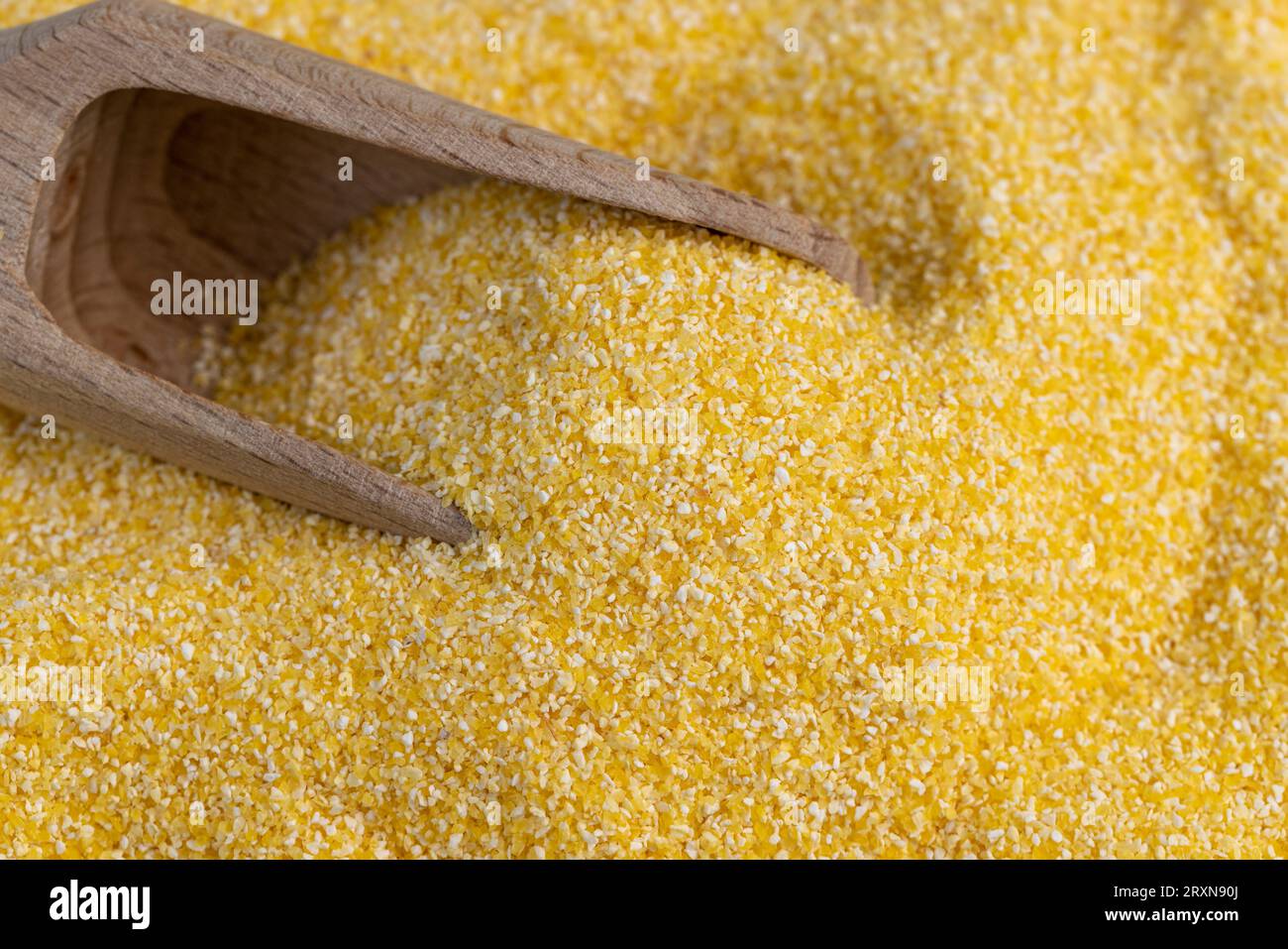 Scattered dry corn flour for cooking porridge, high-quality corn flour ...