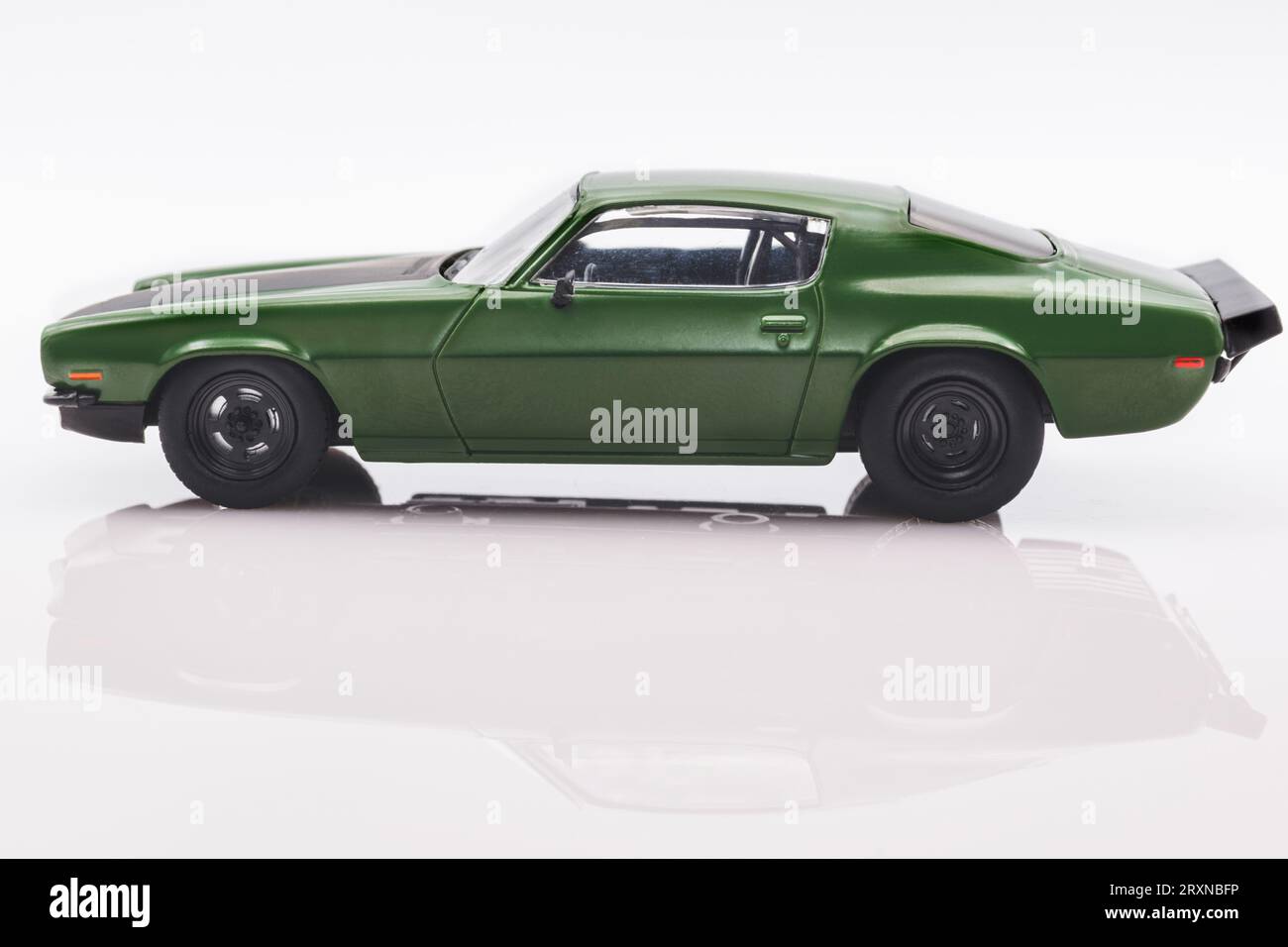 Fast&Furious Chevrolet Camaro RS-Z28 (1973) 1:43 model car, side view ...