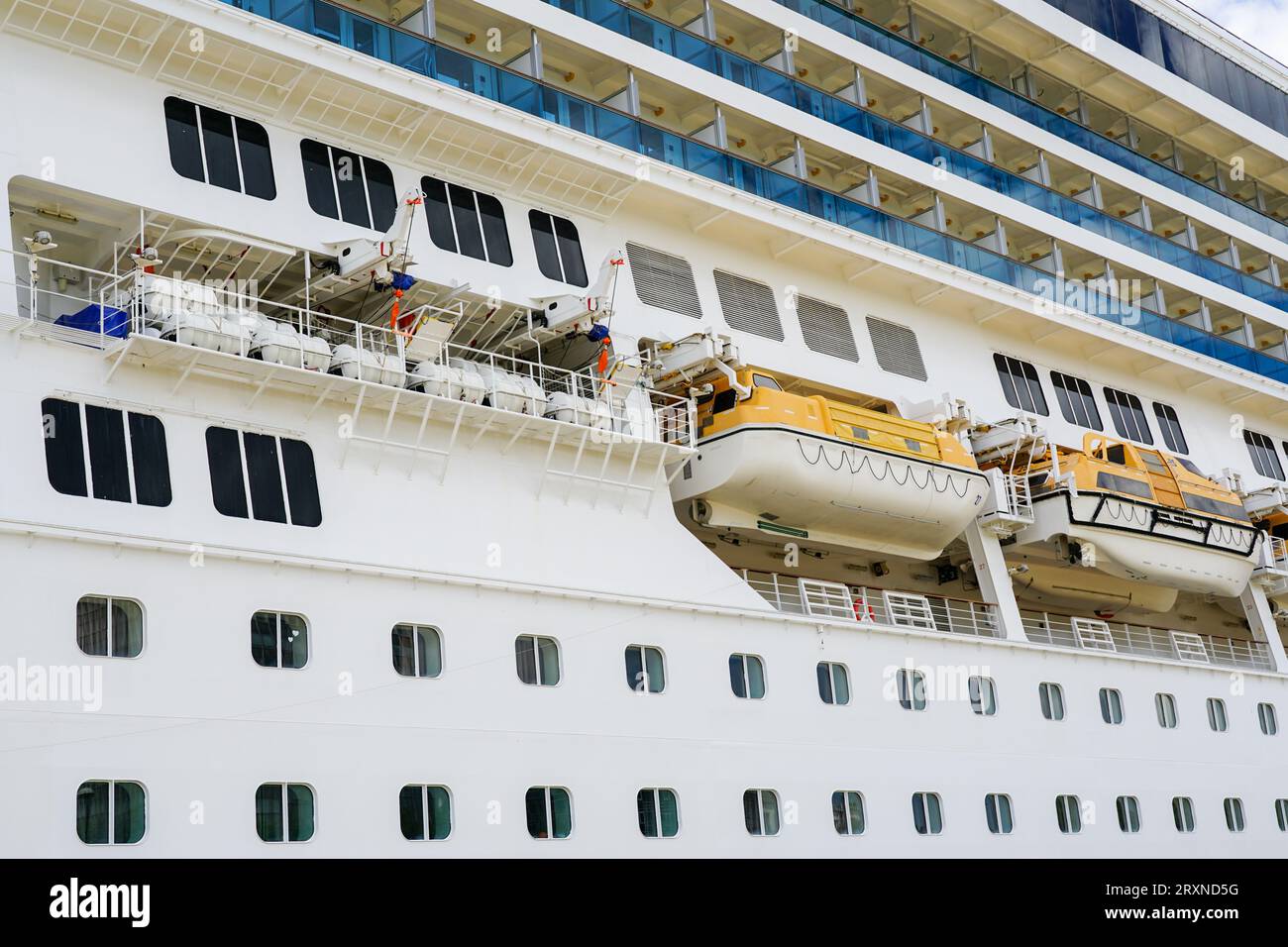 Hanging liferafts hi-res stock photography and images - Alamy