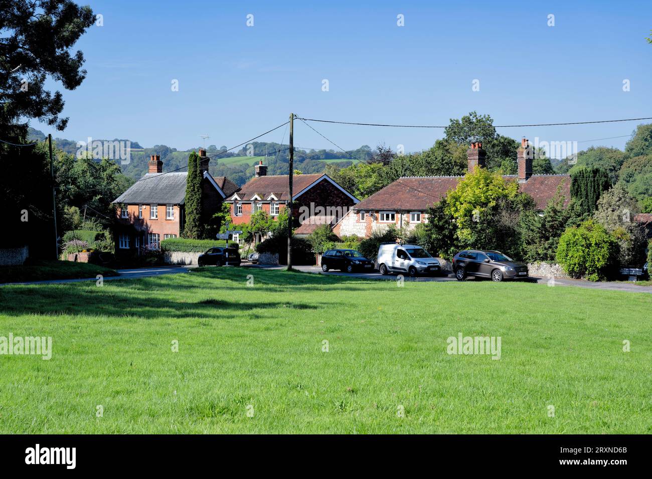 Hampshire village green hi-res stock photography and images - Alamy