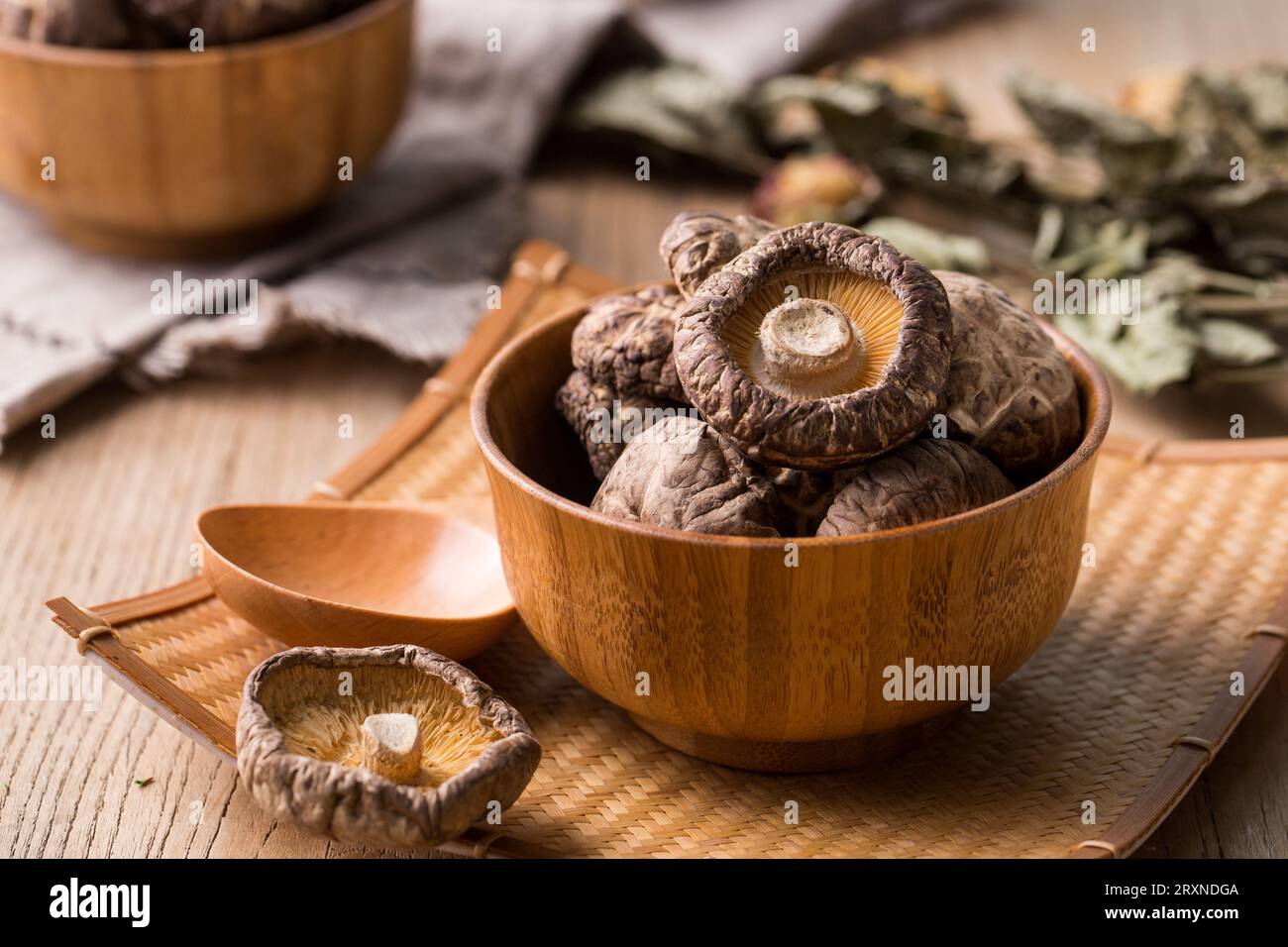 Dried flower mushroom, Dried shiitake mushrooms, food drying Stock ...
