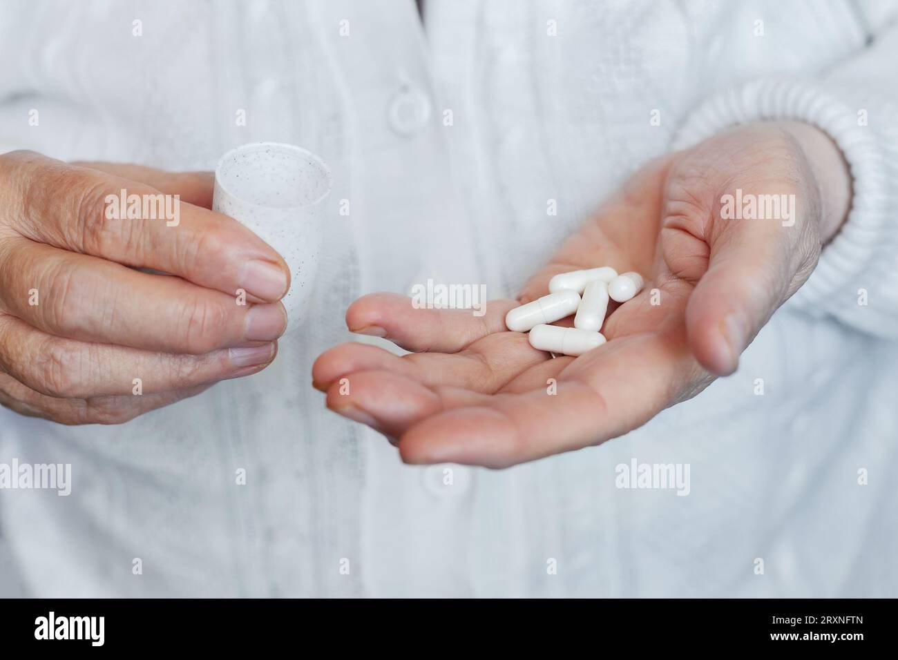 Elderly therapy hands hi-res stock photography and images - Alamy