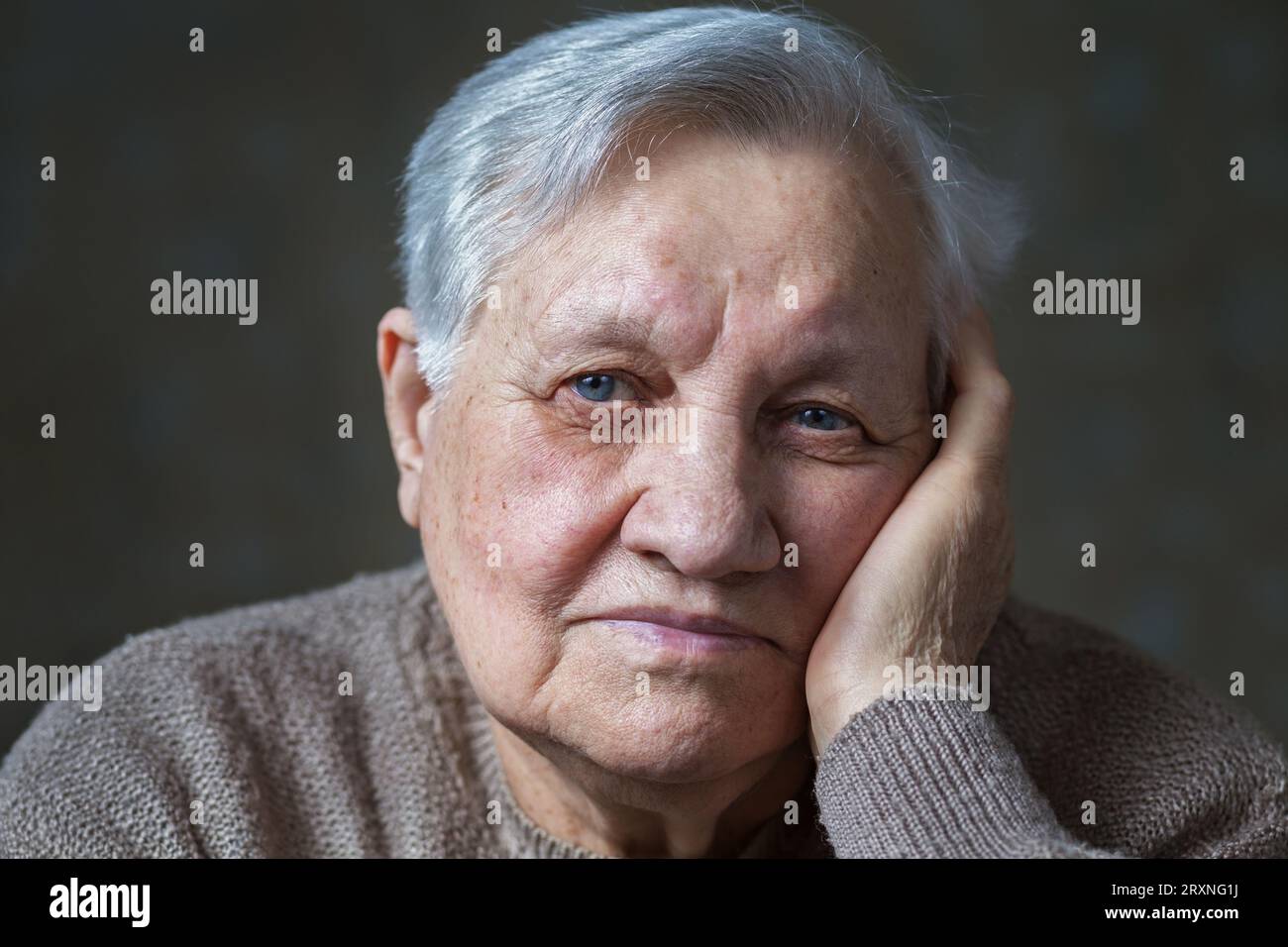 Close up portrait old grandma hi-res stock photography and images - Alamy
