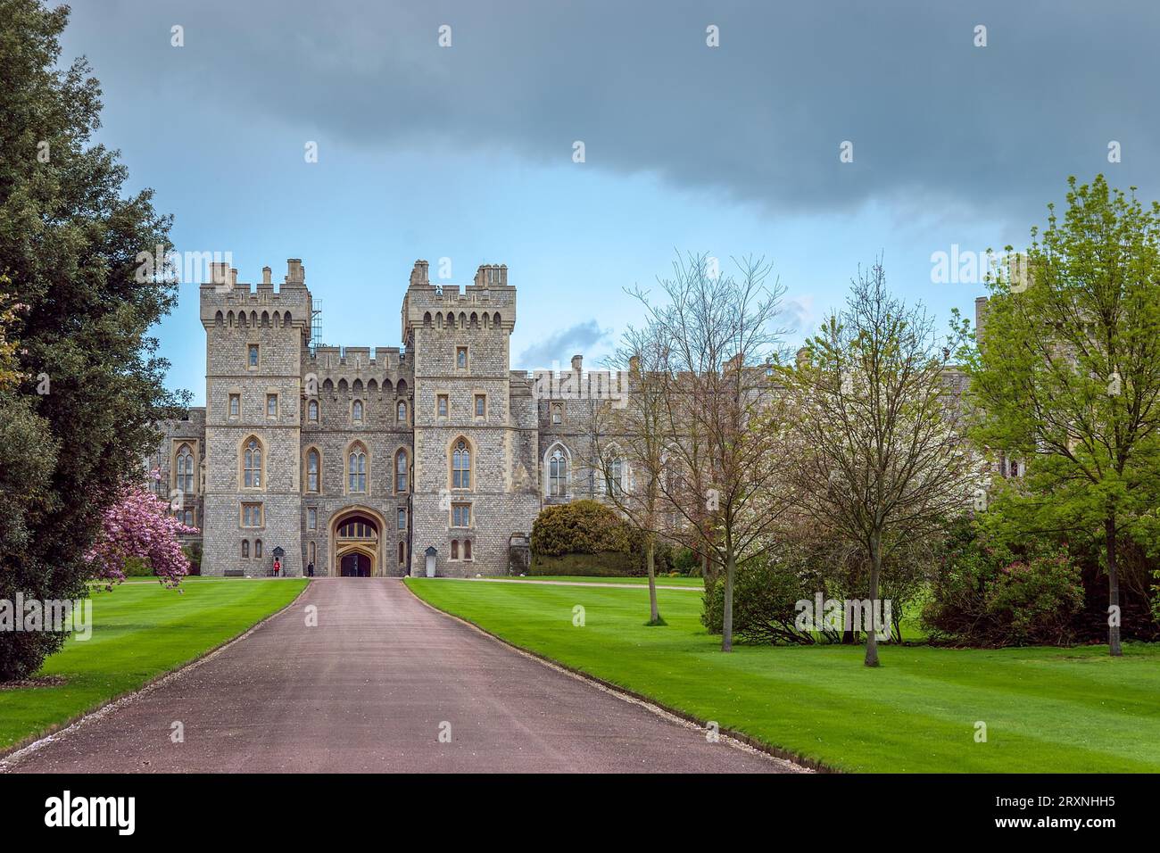Windsor castle building work hi-res stock photography and images - Alamy