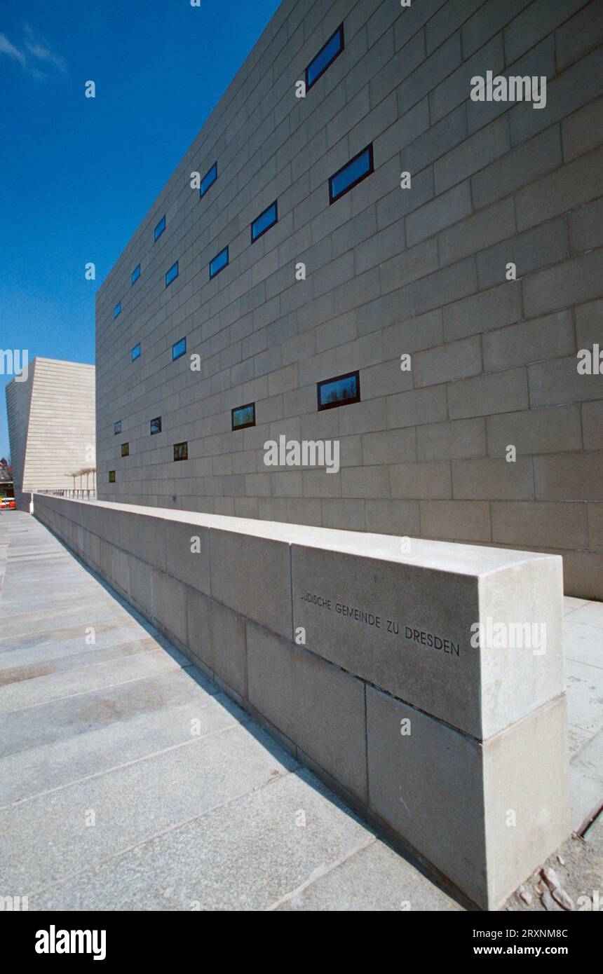 New Synagogue and jewish parish hall, Architects Nikolaus Deer ...