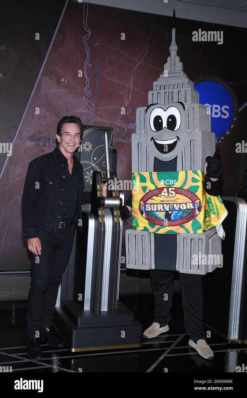 New York, USA. 26th Sep, 2023. TV host Jeff Probst (l) and ‘Emma Pire ...