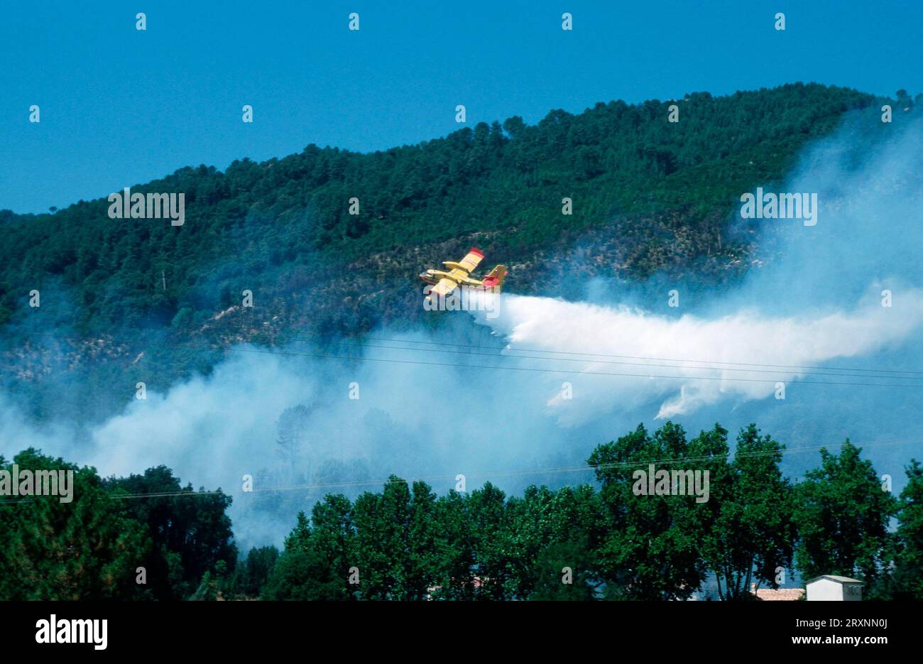 Fighting airplane hi-res stock photography and images - Alamy