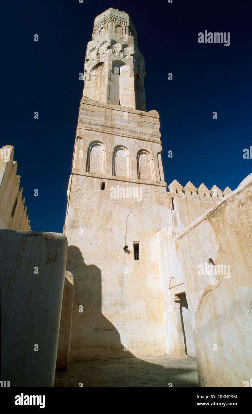 Minaret of the Ashrafia Mosque, Taiz, Yemen, Minaret of the Ashrafia ...