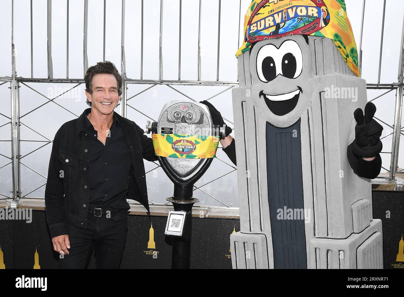 New York, USA. 26th Sep, 2023. TV host Jeff Probst (l) and ‘Emma Pire ...