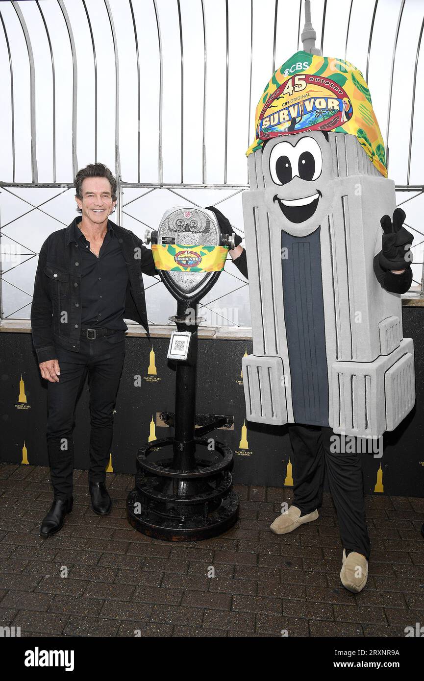 New York, USA. 26th Sep, 2023. TV host Jeff Probst (l) and ‘Emma Pire ...