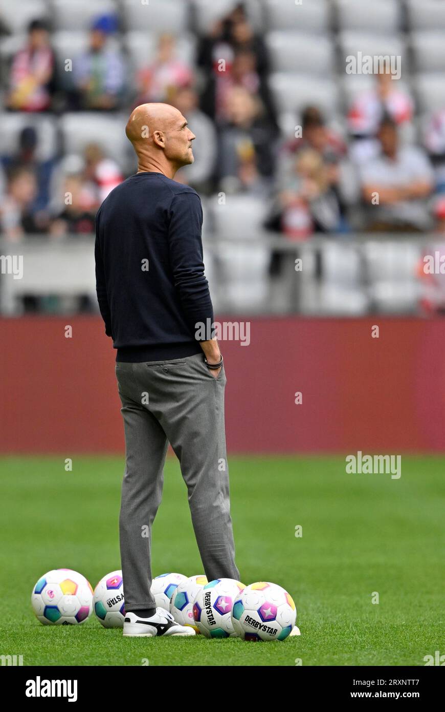 Coach Thomas Letsch VfL Bochum BOC thoughtful, Allianz Arena, Munich ...