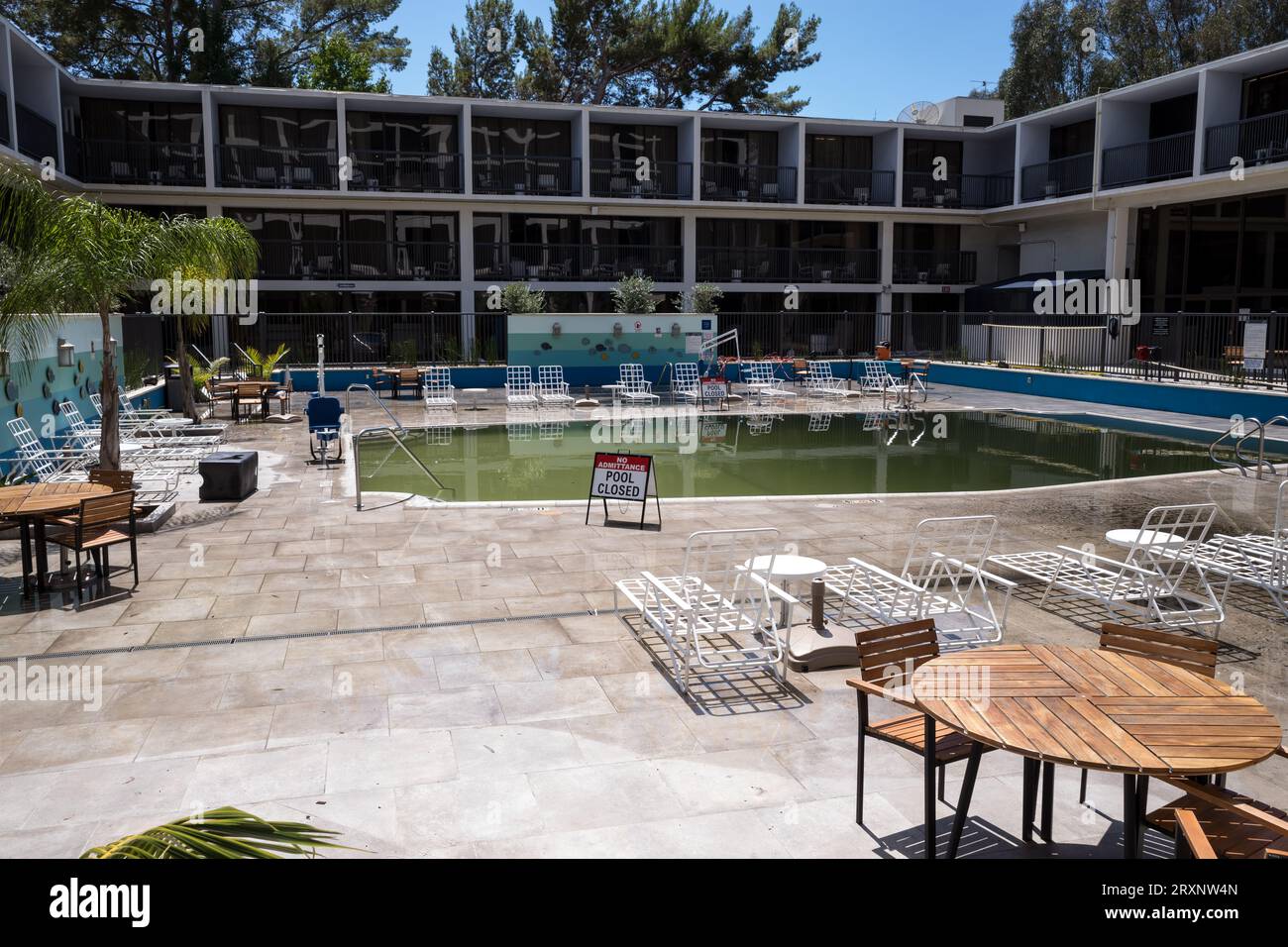 Los Angeles, USA. 21 Aug, 2023. Pool flooding after a big storm Stock ...