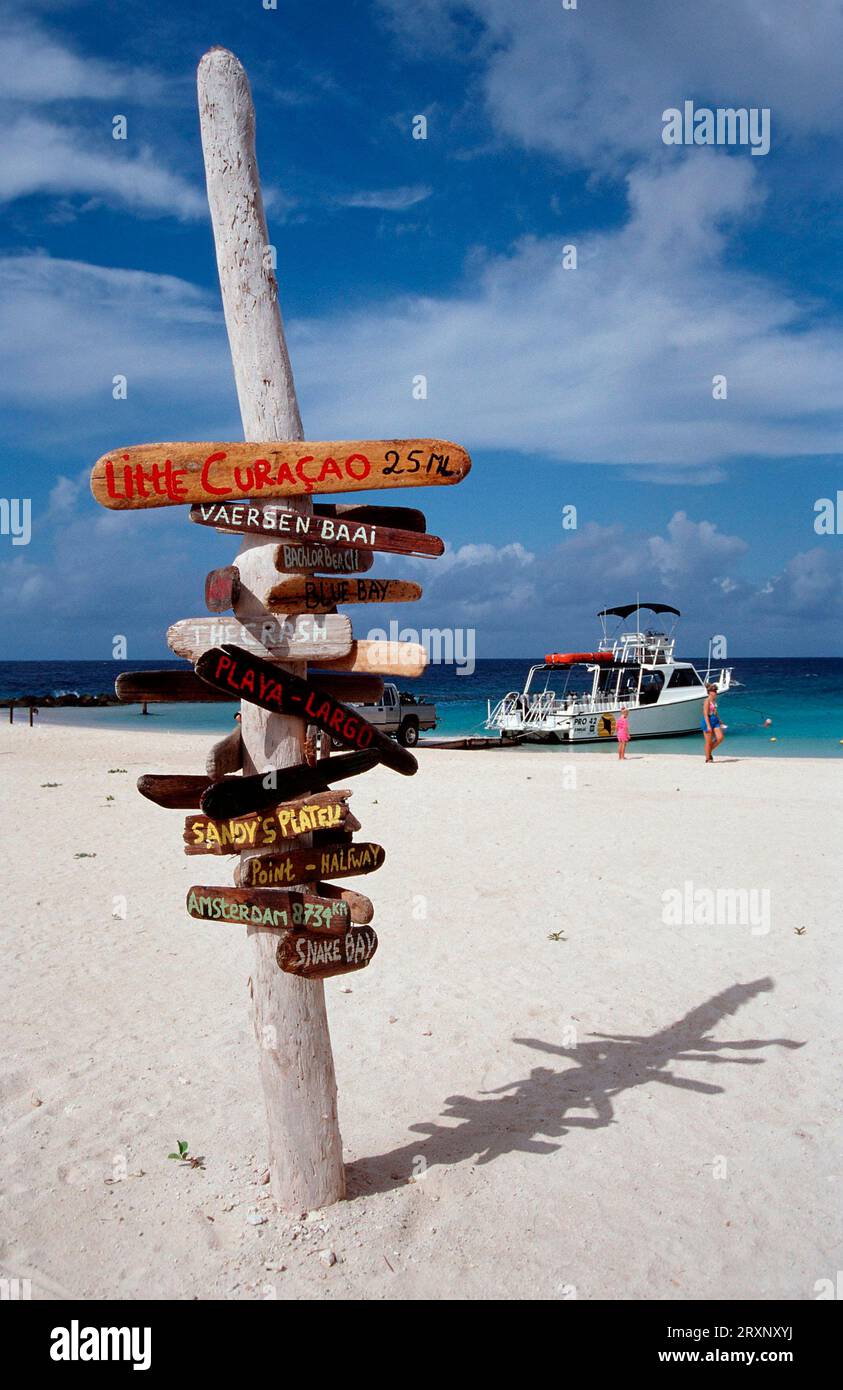 Curacao direction sign hi-res stock photography and images - Alamy