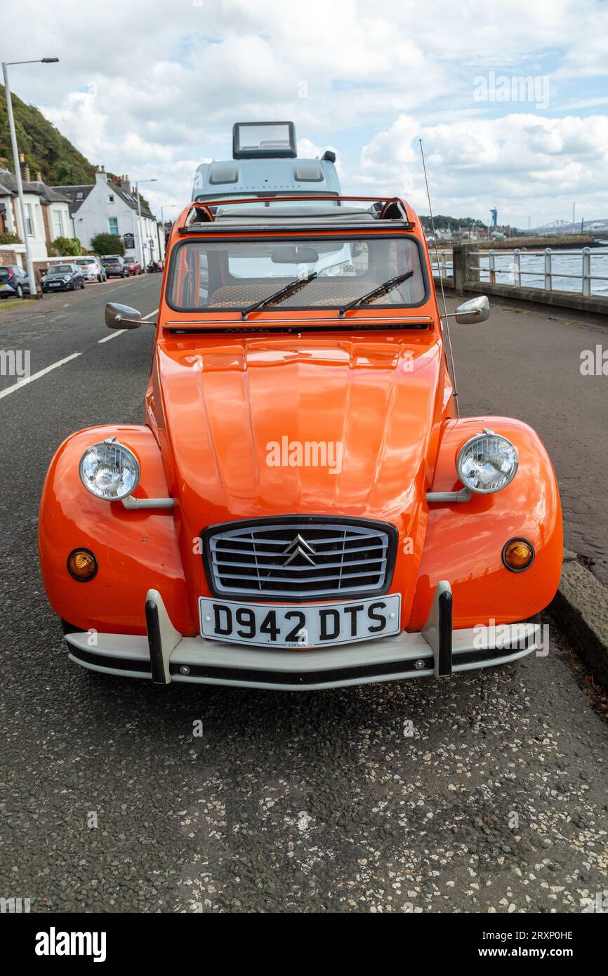 Orange 2cv6 special hi-res stock photography and images - Alamy