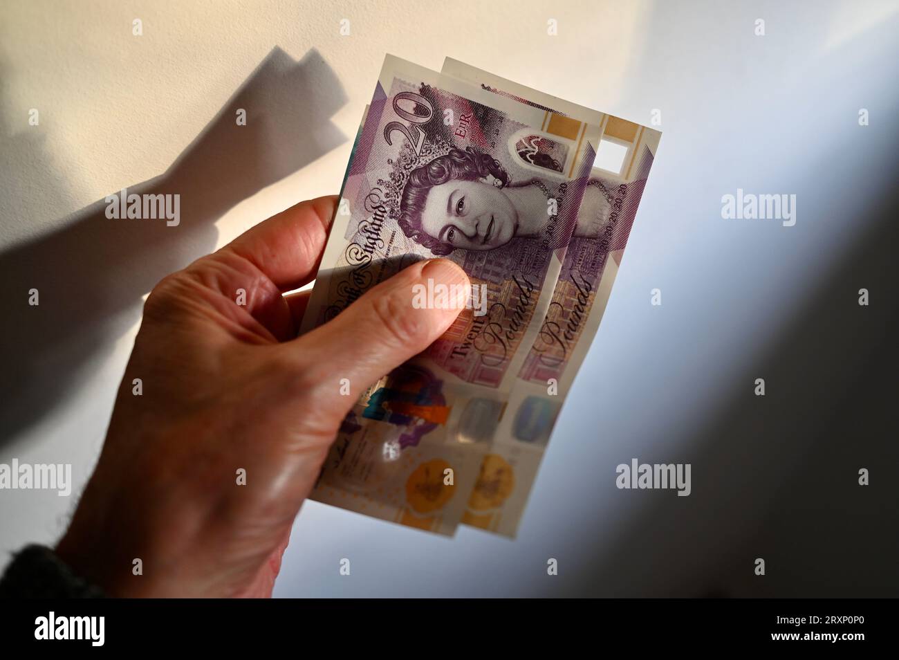 Twenty pound notes Stock Photo - Alamy