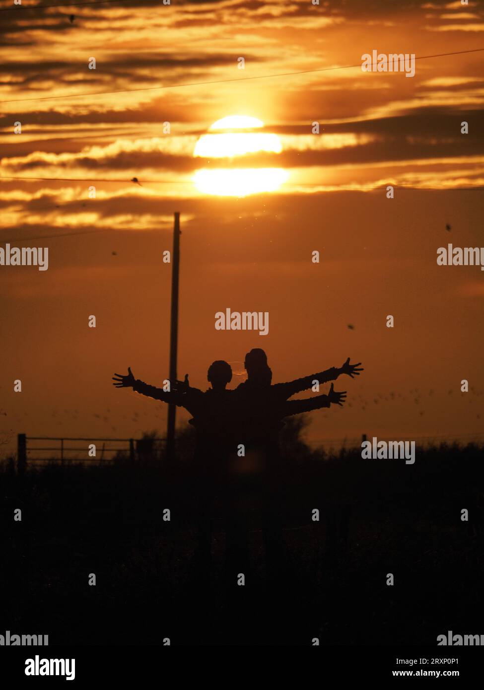 Short brothers statue hi-res stock photography and images - Alamy