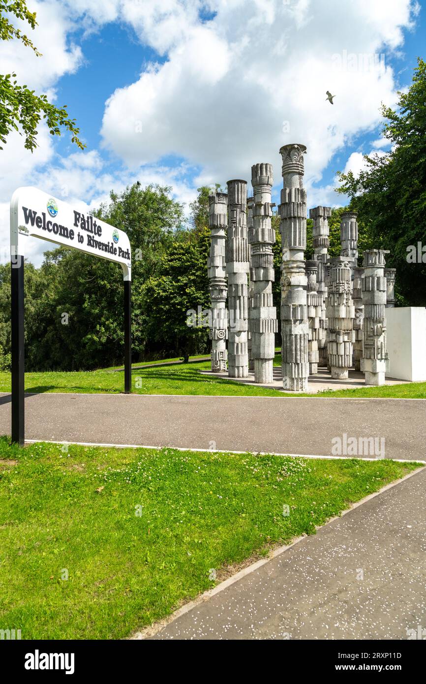 Heritage, a sculpture in Glenrothes by David Harding Stock Photo - Alamy