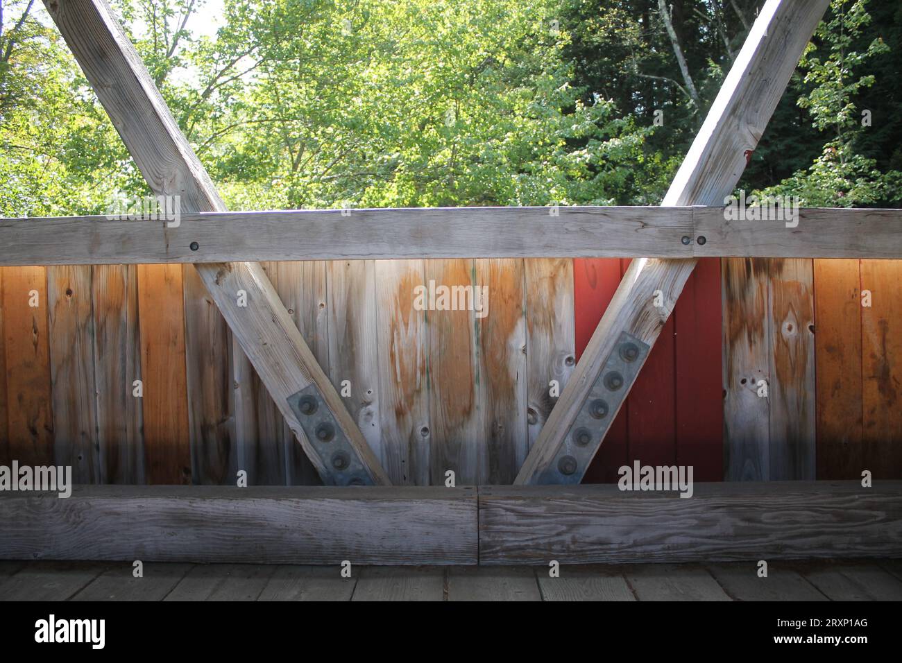 Bridge with patterns hi-res stock photography and images - Alamy