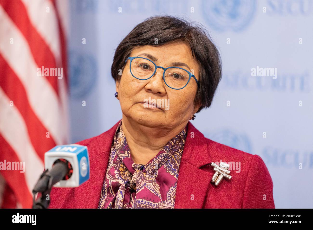 Roza isakovna otunbayeva hi-res stock photography and images - Alamy