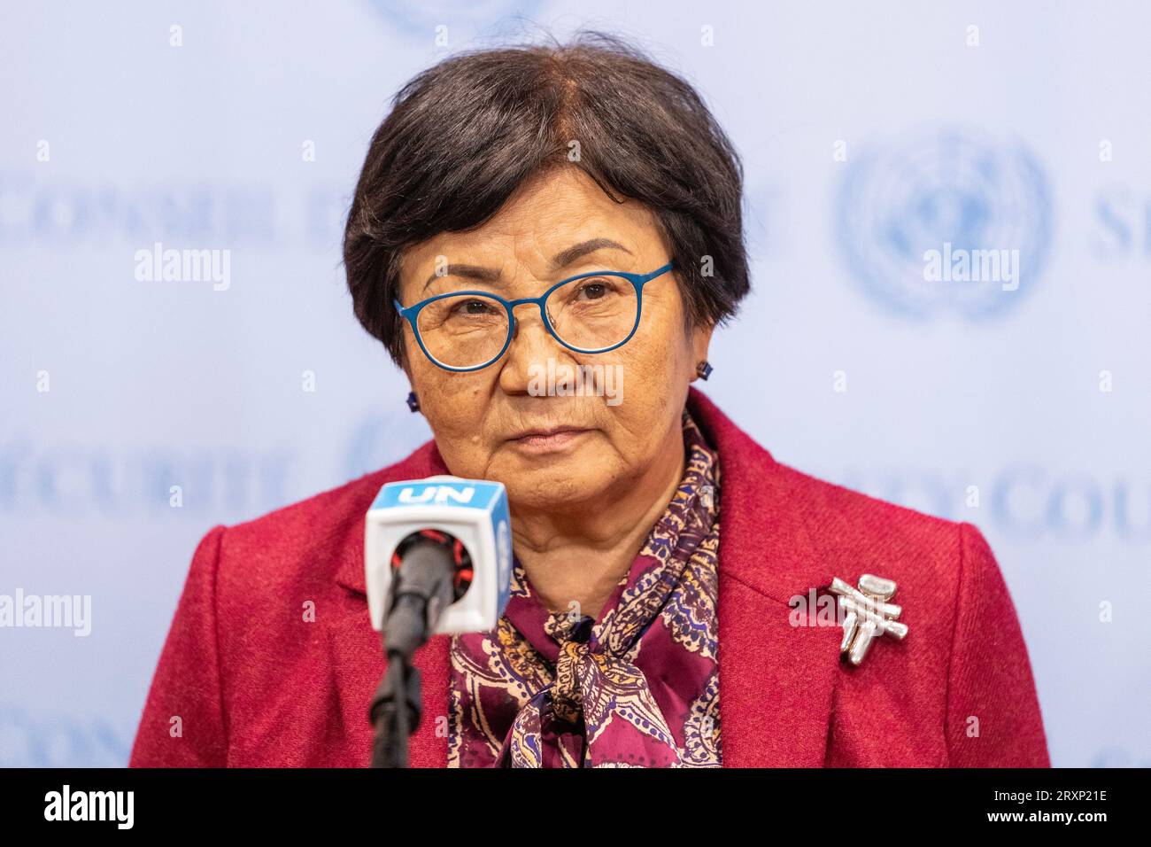 Roza isakovna otunbayeva hi-res stock photography and images - Alamy